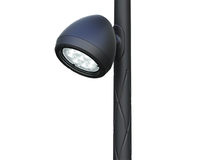 GHM Eclatec Xeon floodlight on Strium column – arc